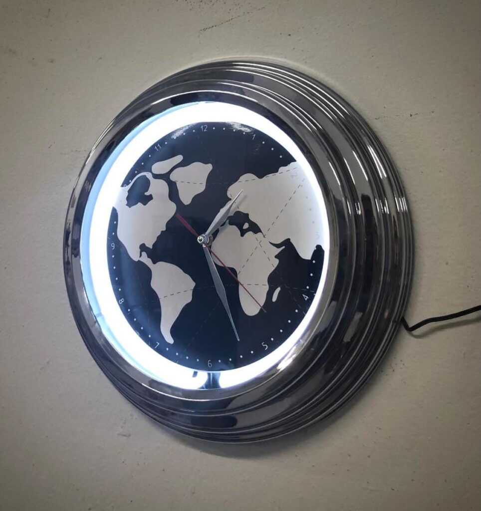 Reloj Neón Mapa Mundi - Muebles Kimber